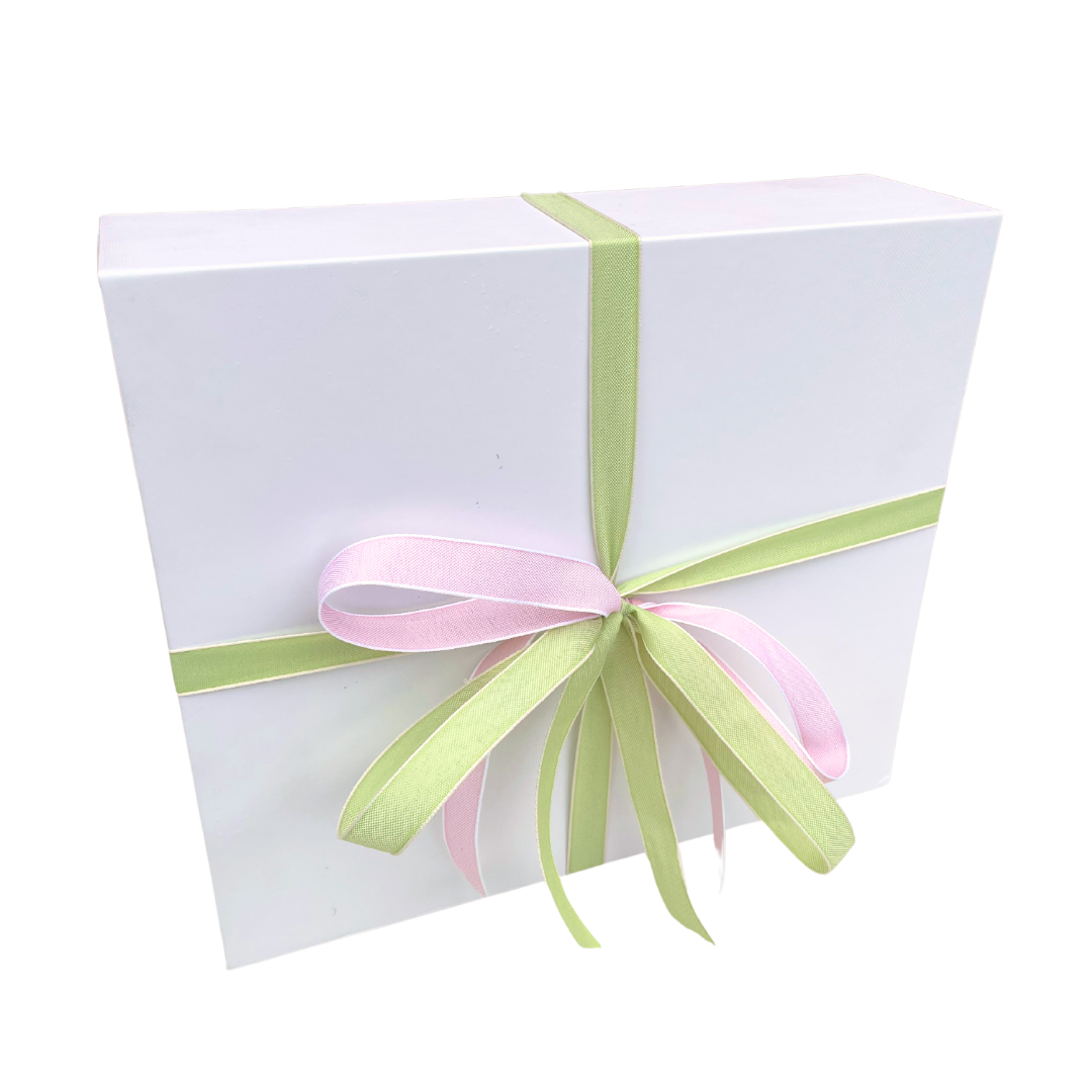 Lindt Lindor Deluxe Gift Box - Assorted Flavours – Sweet As